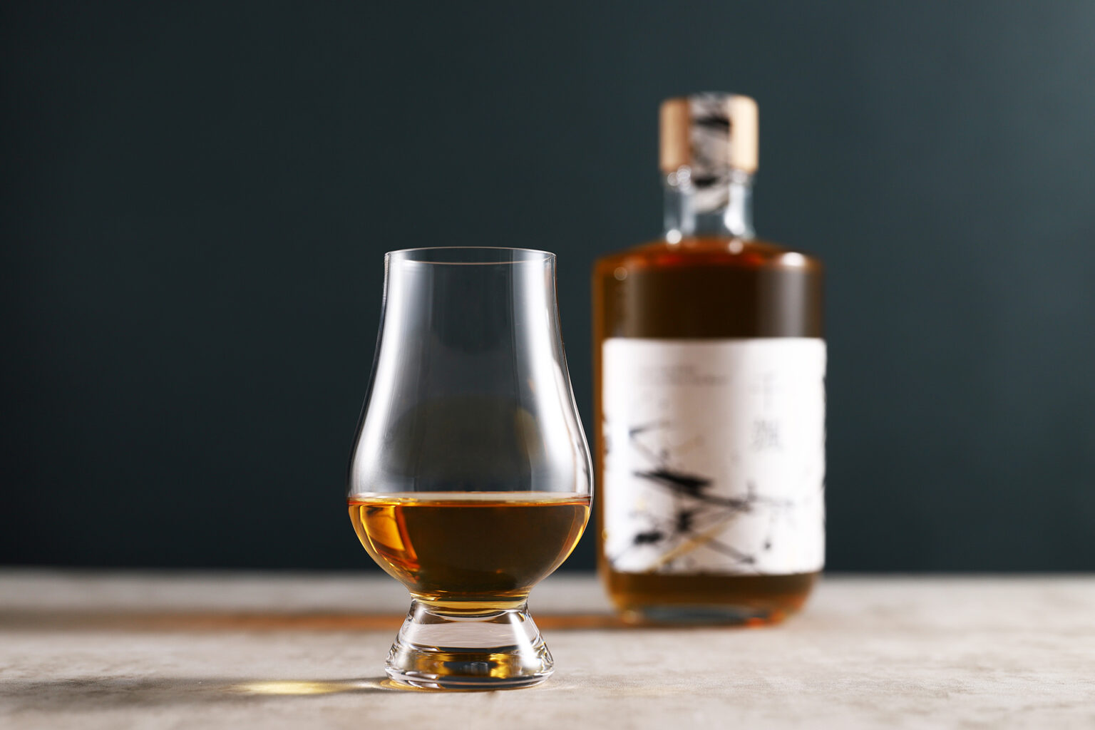 匠の目利きで選ばれたジャパニーズウイスキー「千颯 -CHIHAYA-」が数量限定で登場 – Barrel Mastered